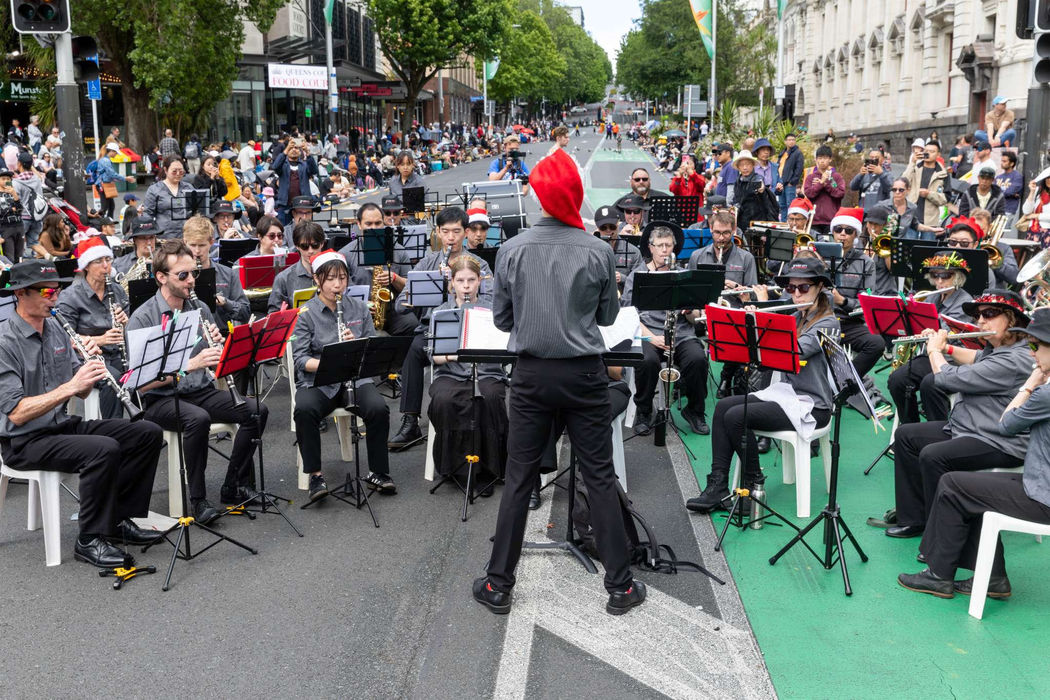 parade info – Auckland Farmers Santa Parade